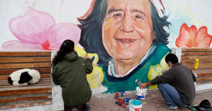 Un muralista retrata en paredes del Cerro San Cristóbal a víctimas de ...